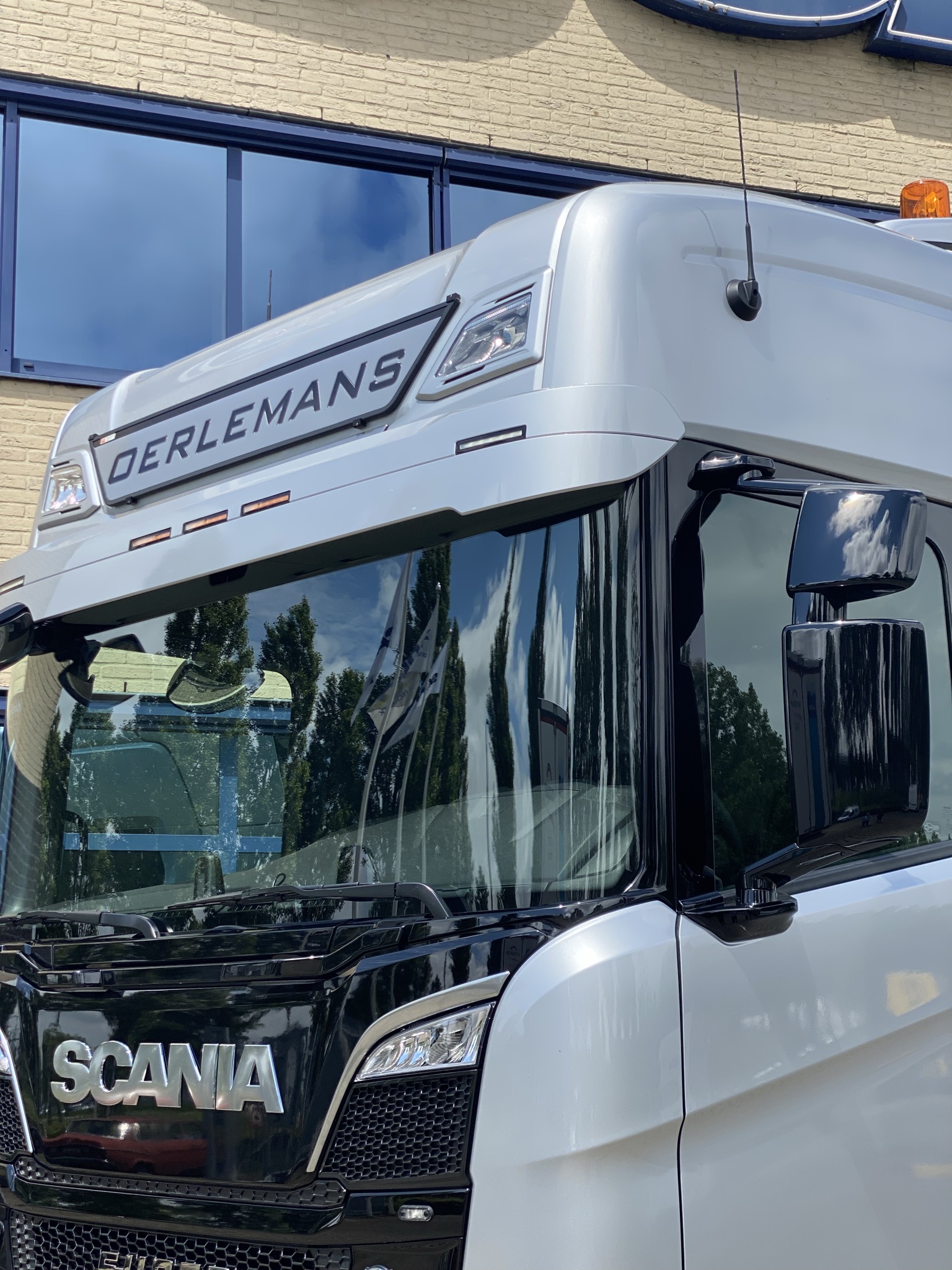 Aflevering Scania R590 V8 4×2 Oerlemans – DHC Zeeland